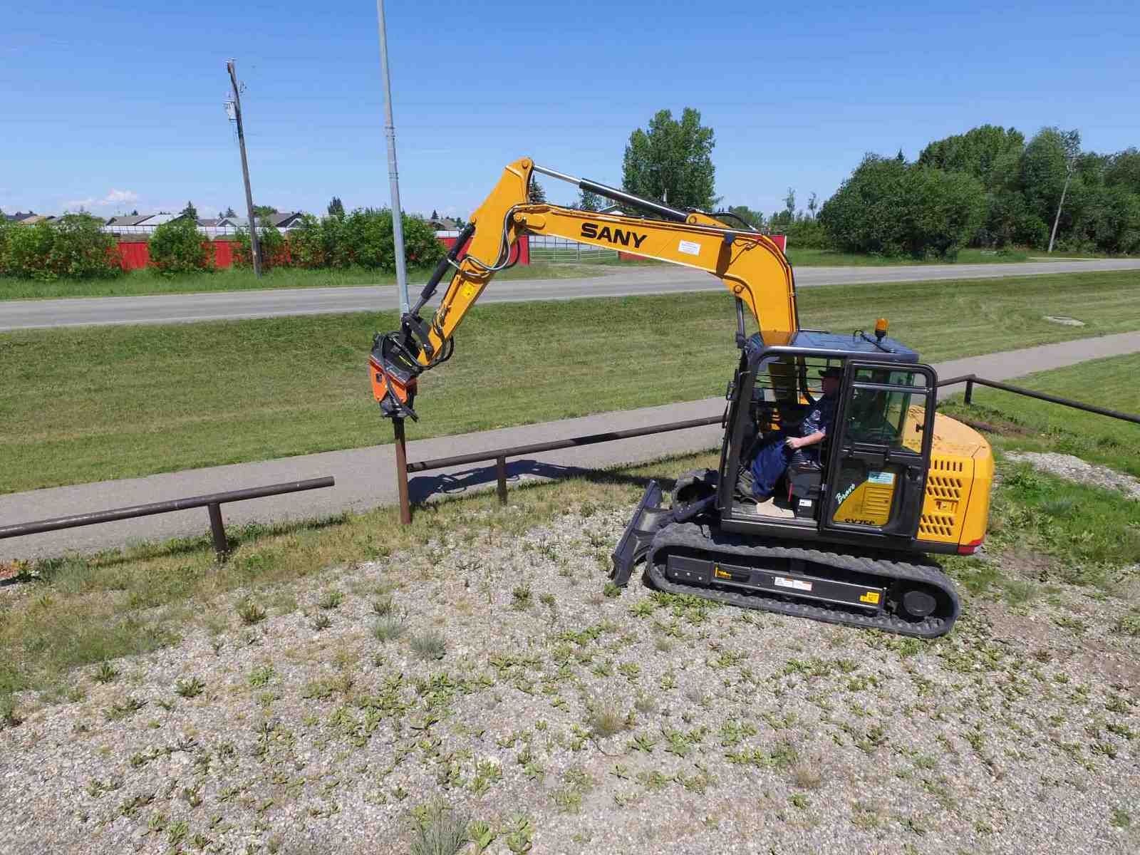 Vibratory Post Drivers for Guardrails & Safety Barriers