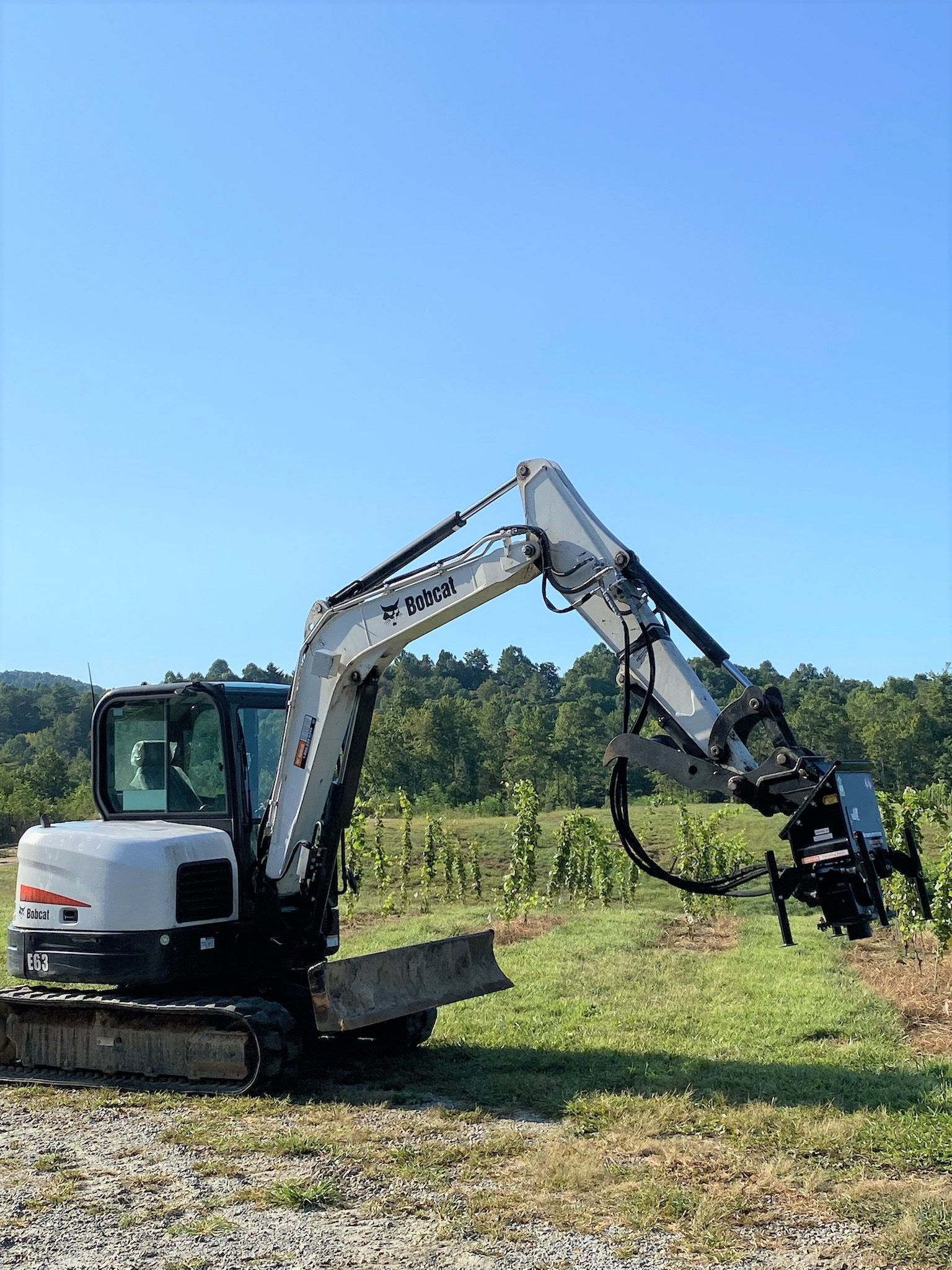 Vibratory Post Drivers for Orchard & Vineyard Operations